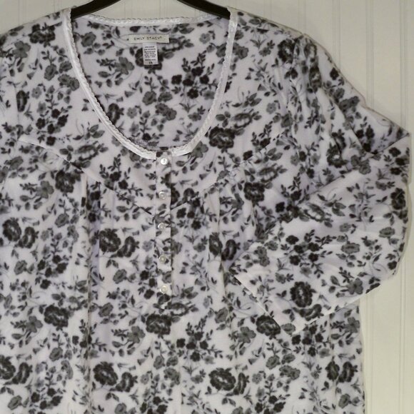 Emily Stacy | Intimates & Sleepwear | Emily Stacy Floral ...